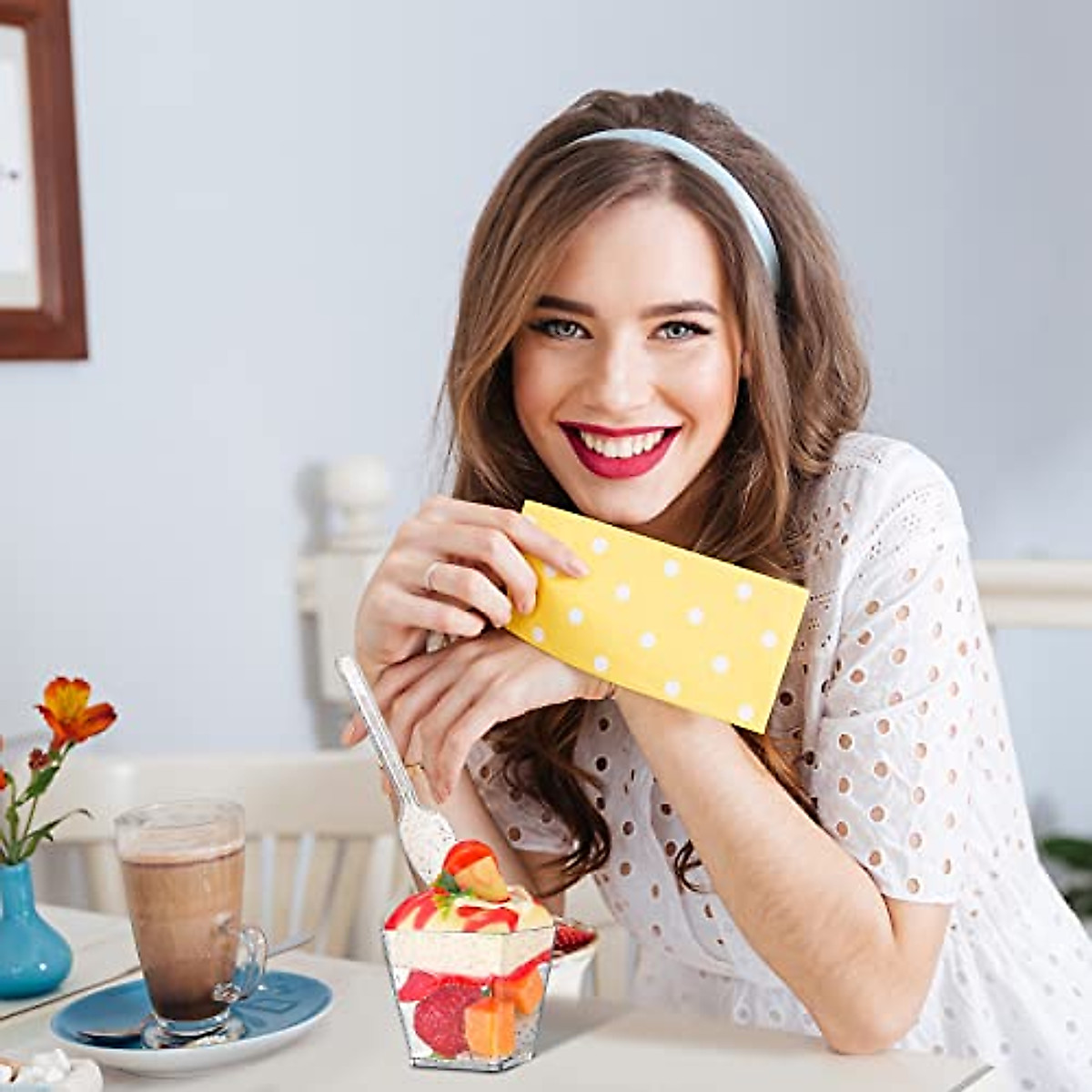 Meanplan 160 Pack 2oz Glitter Plastic Dessert Cups with Spoons 160 Disposable Square Plastic Dessert Cups and 160 Glitter Spoons for Party Dessert Appetizers (Silver)