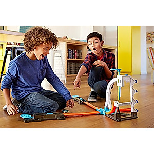 Hot Wheels DLF28 Track Builder System Stunt Kit Playset [Amazon Exclusive]