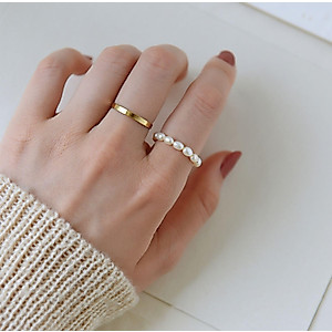 InzheG Dainty Pearl Rings for Women Freshwater Adjustable Stretch Stackable Trendy Pearl Ring Fashion Statement Holiday Gift for Teen Girls