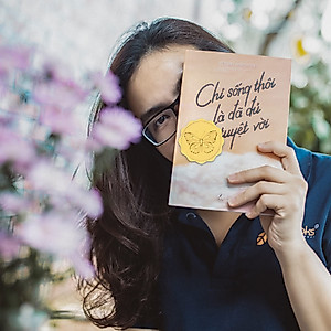 CRASPIRE Butterfly Gold Foil Seals Wedding Embossed Certificate Seals 2" Round Self Adhesive Label Stickers for Wedding Invitations Party Favors Envelopes Graduation Christmas Seals