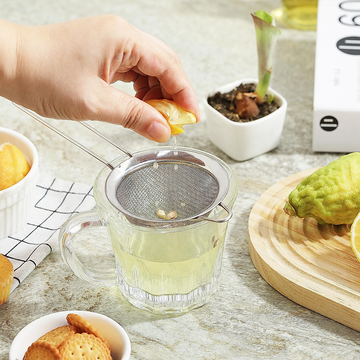 Fine Mesh Strainers for Kitchen, COKUMA Stainless Steel Metal Hand Small Mini Sieve Strainer, Cocktail Strainer Tea Coffee Juice Strainer，Food Strainer with Handlle (3.35inch, Silver)