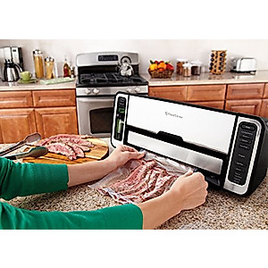 FoodSaver Vacuum Sealer Machine with Express Vacuum Seal Bag Maker with Sealer Bags and Roll and Handheld Vacuum Sealer for Airtight Food Storage and Sous Vide, Silver