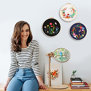 ZOCONE Beech Wood Adjustable Rotated Embroidery Hoop Stand with 2 Pcs 7'' 8'' Embroidery Hoops, Wooden Embroidery Stand, Embroidery Hoop Holder for Cross Stitch and Embroidery Project