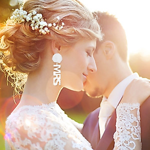 4 Pairs Bride and Mrs Earrings Set Mrs Bride Letter Dangle Earring Acrylic Wedding Earrings for Brides Handmade Bridal Earrings Fun Statement Earrings for Women Bridesmaid Party Gift Accessories