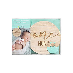 Pearhead Wooden Monthly Milestone Photo Cards, Baby Announcement Cards, Pregnancy Journey Milestone Markers, 7 Double Sided Photo Prop Milestone Discs, Light Wood