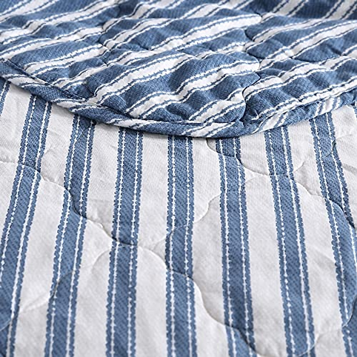 Stone Cottage - Queen Quilt Set, Super Soft Reversible Bedding with Matching Shams, Luxurious Room Essentials (Willow Way Indigo, Queen)