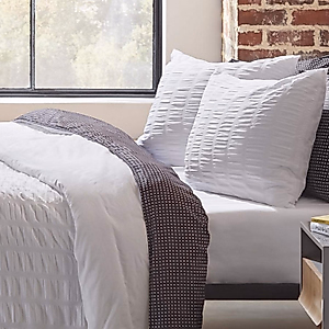 City Scene Orleans Duvet Cover Set, Twin, White