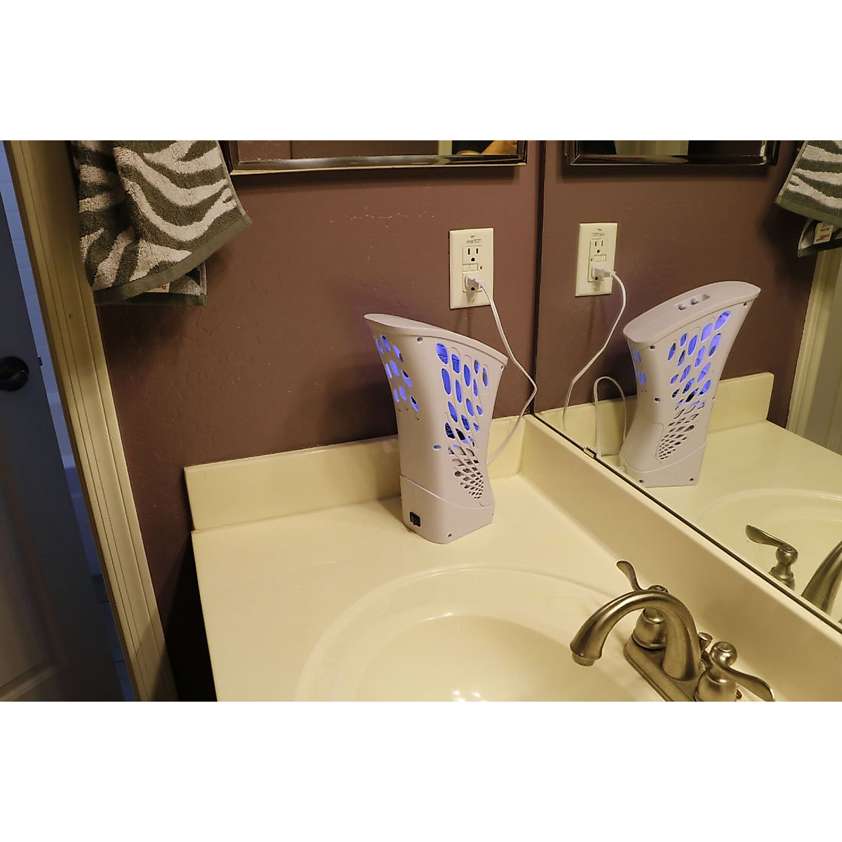 Cleanrth XVAC500 X-Vactor Insect Bug Zapper and Fly Vacuum Trap All-in-One