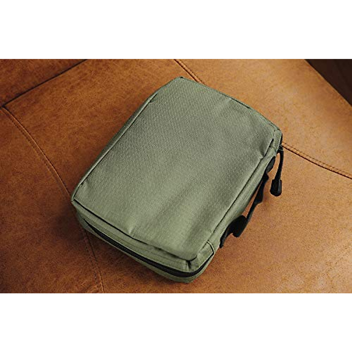 Compass Bible Cover, Zippered, with Handle, Nylon, Green, Medium