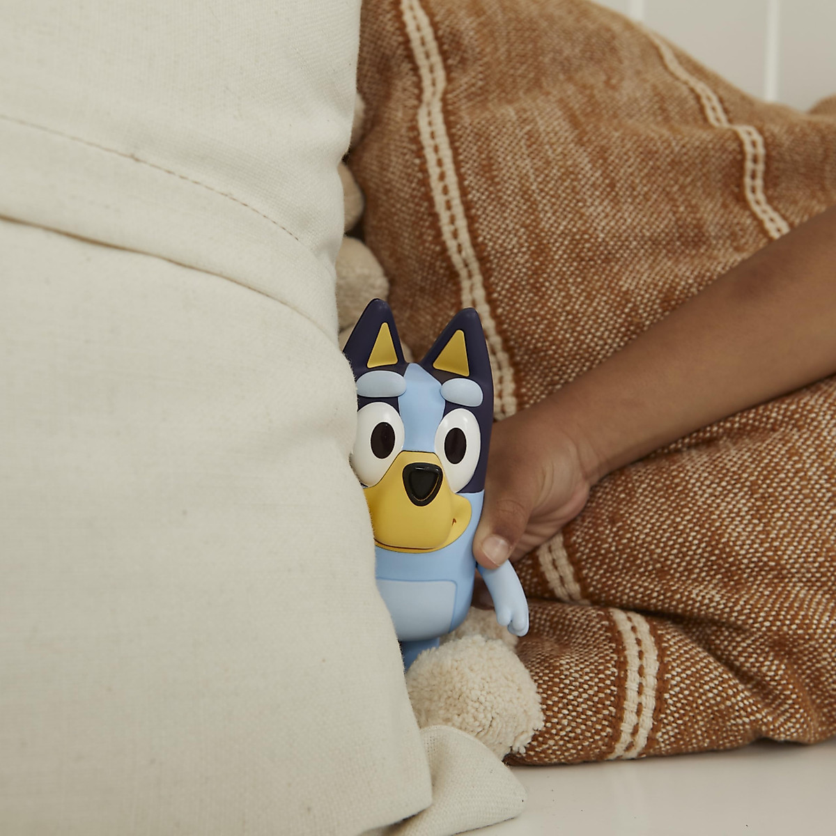 Bluey Hide & Seek Game, Hide The Figure and Press her Nose to Start The Built-in Timer, Talks and Giggles to Help Kids find her, When Found, Kids can Dance to Theme Song