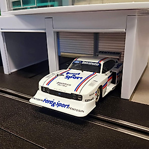 Carrera 30926 Ford Capri Zakspeed Turbo Lili Reisenbichler No. 4 1:32 Scale Digital Slot Car Racing Vehicle for Carrera Digital Slot Car Race Tracks, White, Blue, Red