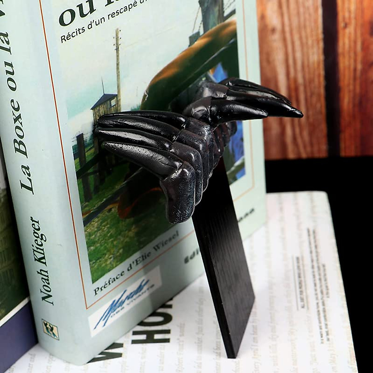 Creepy Thriller Devils Hand Bookmark Cool Demon Claw Resin Bookmark Horror Monster Hands Bookmark Personalized Cool Thriller Demon Hand Bookmark Book Marks for Book Lovers Gifts