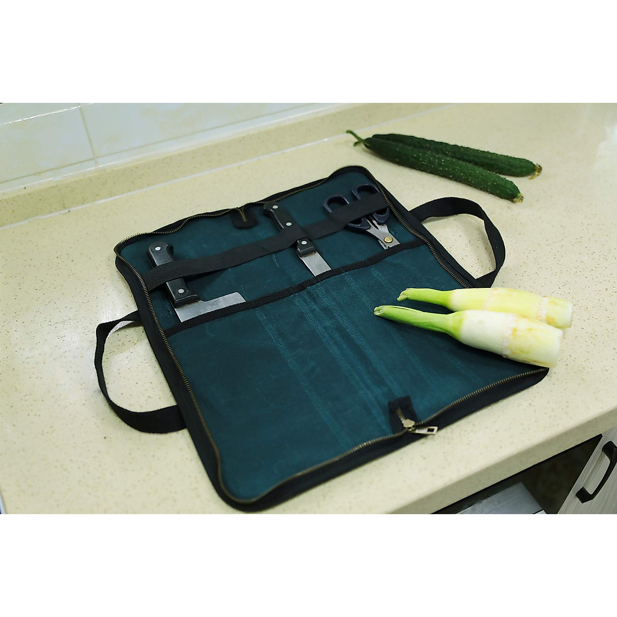Chef's Travel Knife Case, Portable Knife Roll Bag For Men And Women, Waterproof Waxed Canvas, Strong Zipper, 5 Slots (Dark Green)