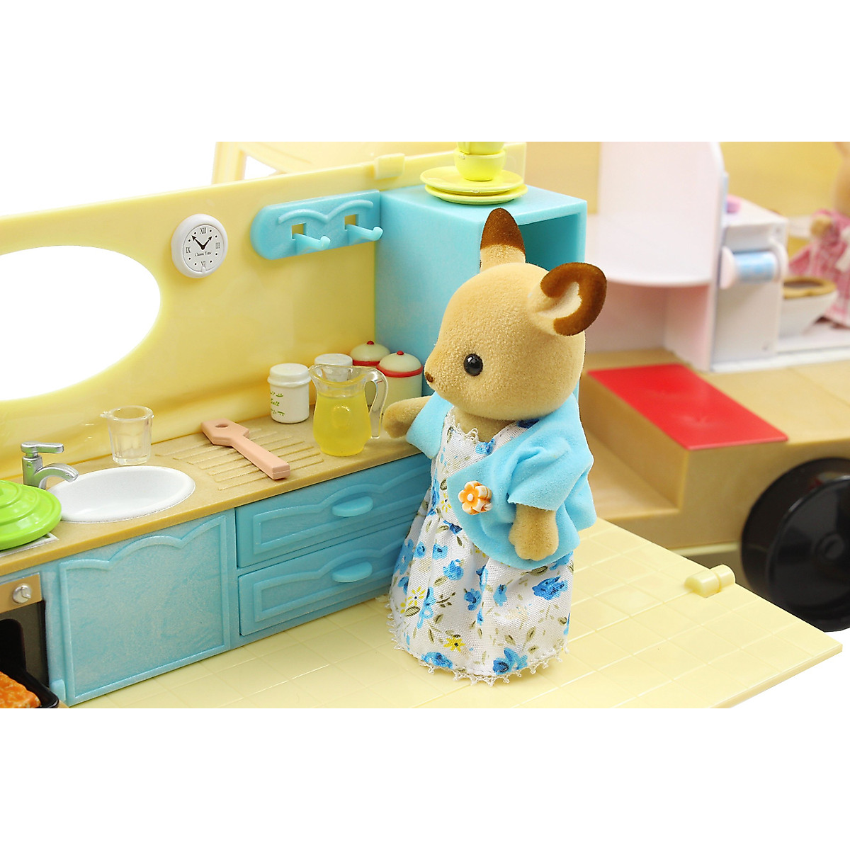 Calico Critters Caravan Family Camper - Take Your Critters on a Road Trip!
