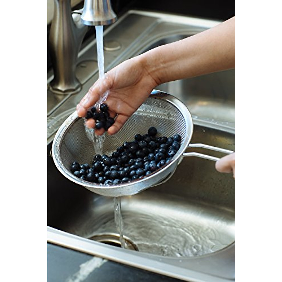 LiveFresh Large Stainless Steel Fine Mesh Strainer with Reinforced Frame and Sturdy Rubber Handle Grip - Designed for Chefs and Commercial Kitchens & Perfect for Your Home - 9 Inch / 23 cm Diameter