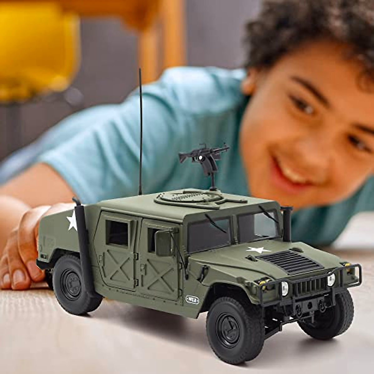 Supdex Die Cast Model Cars, 1/18 Scale Diecast Cars Metal Military Vehicles Toys, Army Toys Kids Car Friction Powered Armored Vehicle Model, Decorative Toy for Military Enthusiasts