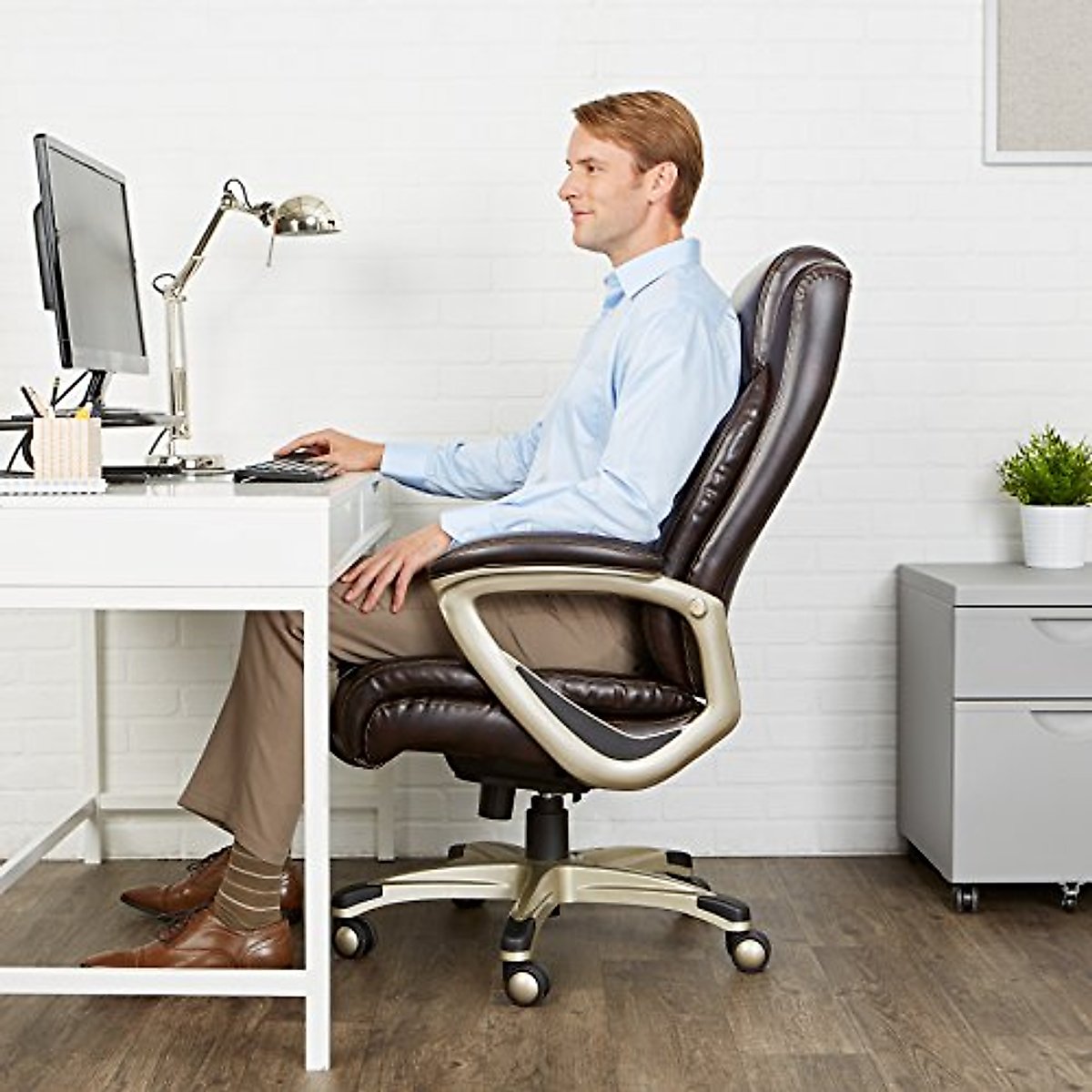 Amazon Basics Big & Tall Executive Computer Desk Chair with Lumbar Support, Adjustable Height and Tilt, 350Lb Capacity, Brown with Pewter Finish