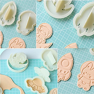 KALAIEN Space Cake Mold Cookie Cutter Rocket Mold Fondant Stamper Set, Biscuit Cake Baking Mold for Party Supplies Small Set of 4
