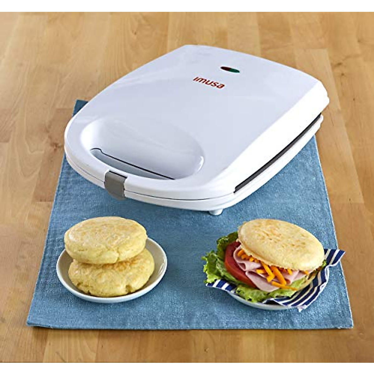 IMUSA USA 4 Slot Electric Arepa Maker with Nonstick Surface (1,200-Watts)