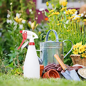 Faimikit 32oz Plastic Spray Bottles, Empty and Reusable for Cleaning Solutions, Water, Auto Detailing, or Bathroom and Kitchen, Commercial and Residential, 4 Pack (Red/Blue)