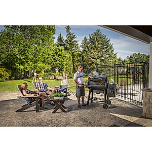 Broil King 496051 Regal 500 Pellet Grill, Black