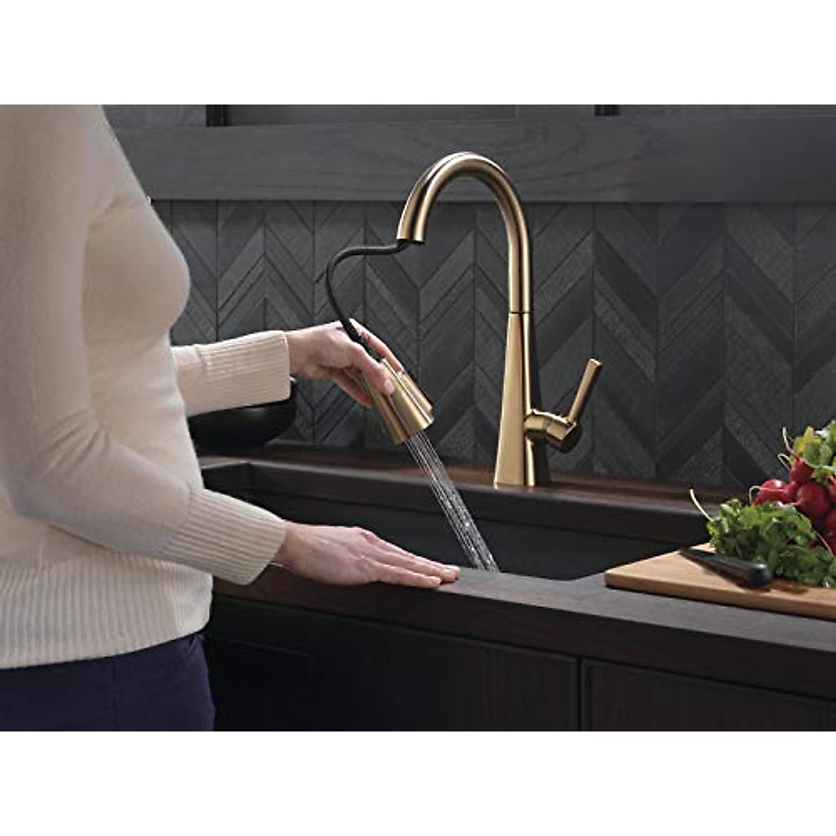 Delta Faucet Lenta Gold Kitchen Faucets with Pull Down Sprayer, Kitchen Sink Faucet with Magnetic Docking Spray Head, Faucet for Kitchen Sink, Champagne Bronze 19802Z-CZ-DST