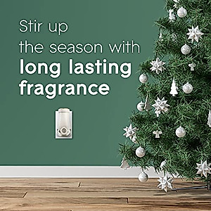 Glade PlugIns Refills Air Freshener Starter Kit, Scented and Essential Oils for Home and Bathroom, Pine Wonderland, 3.35 Fl Oz, 1 Warmer + 5 Refills