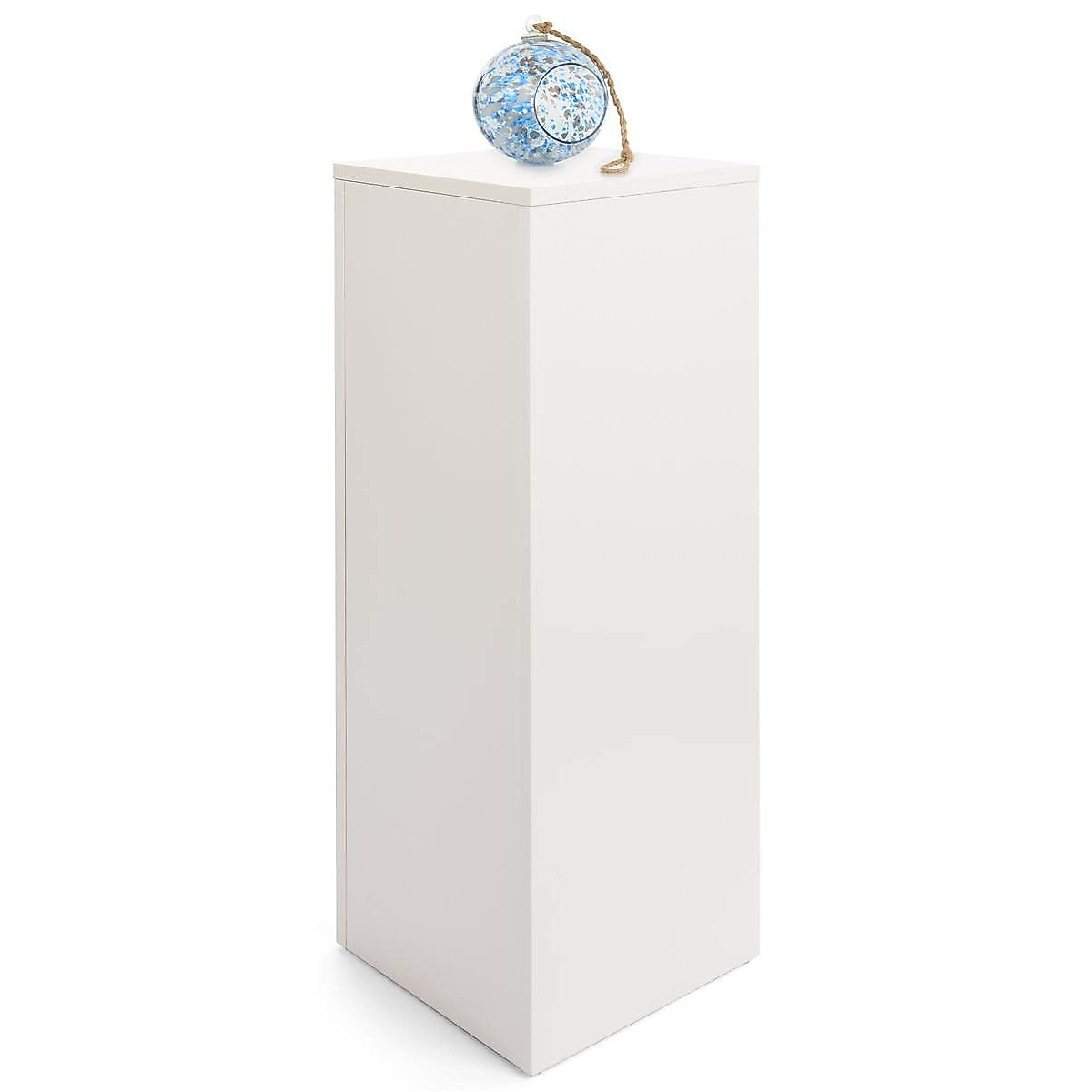 Displays2go, Rectangular Retail Store Pedestal, Laminated Particle Board & Melamine Construction – White Finish (WDCUBEWHT3)