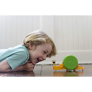Toysmith 4M Snail Robot from KidzRobotics, A Fascinating Way to Learn About Mechanical Science! Build Your Very Own Pet Snail and Watch it Glide, Ages 8
