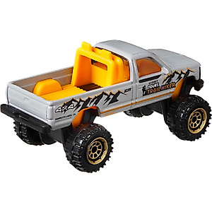 Matchbox Adventure Variety Pack of 12 Die-Cast 1:64 Scale Trucks, Off-Road Cars & SUVs, Rescue Vehicles & Jeeps, Toy for Kids 3 Years Old & Older