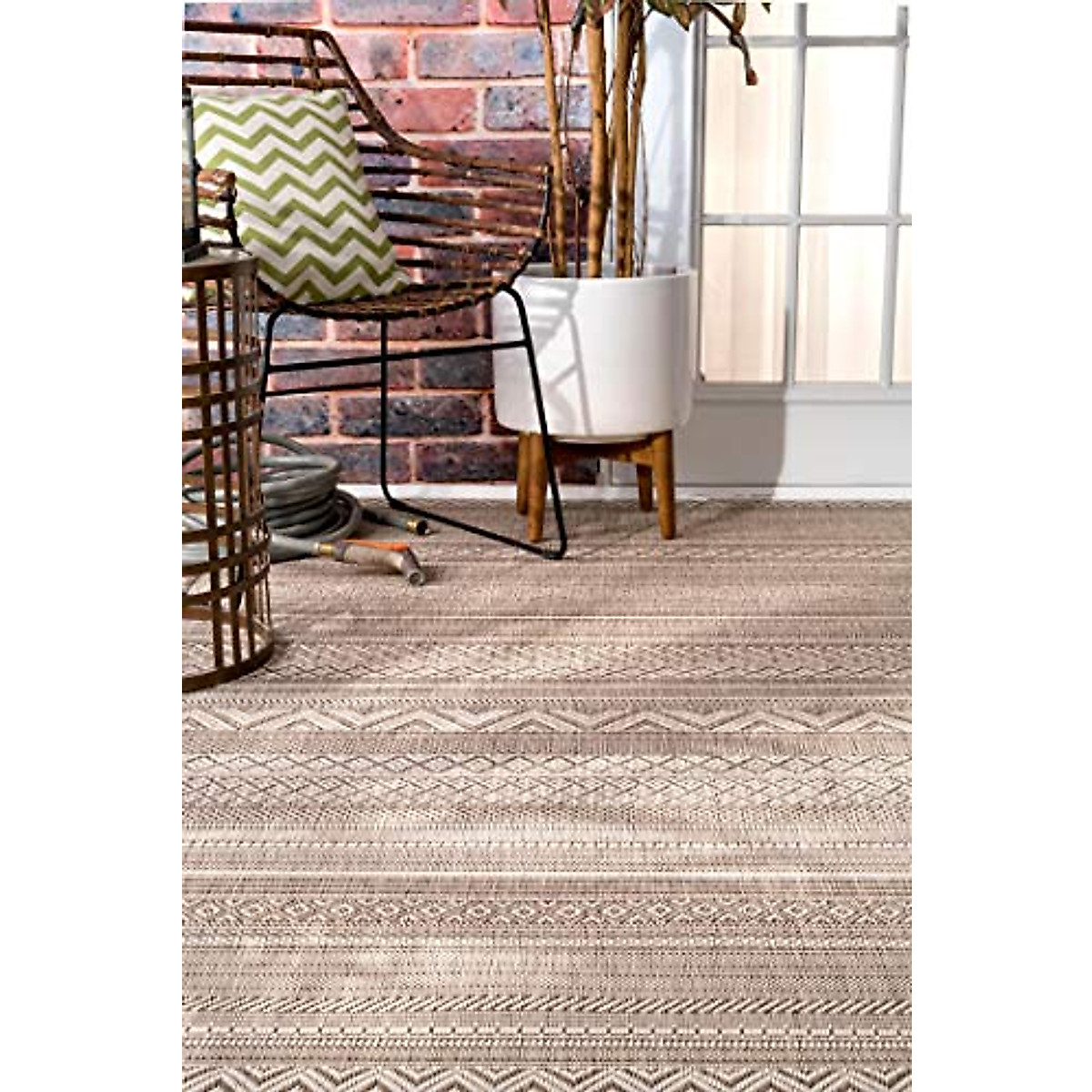 nuLOOM Erlinda Tribal Indoor/Outdoor Area Rug, 3' x 5', Beige