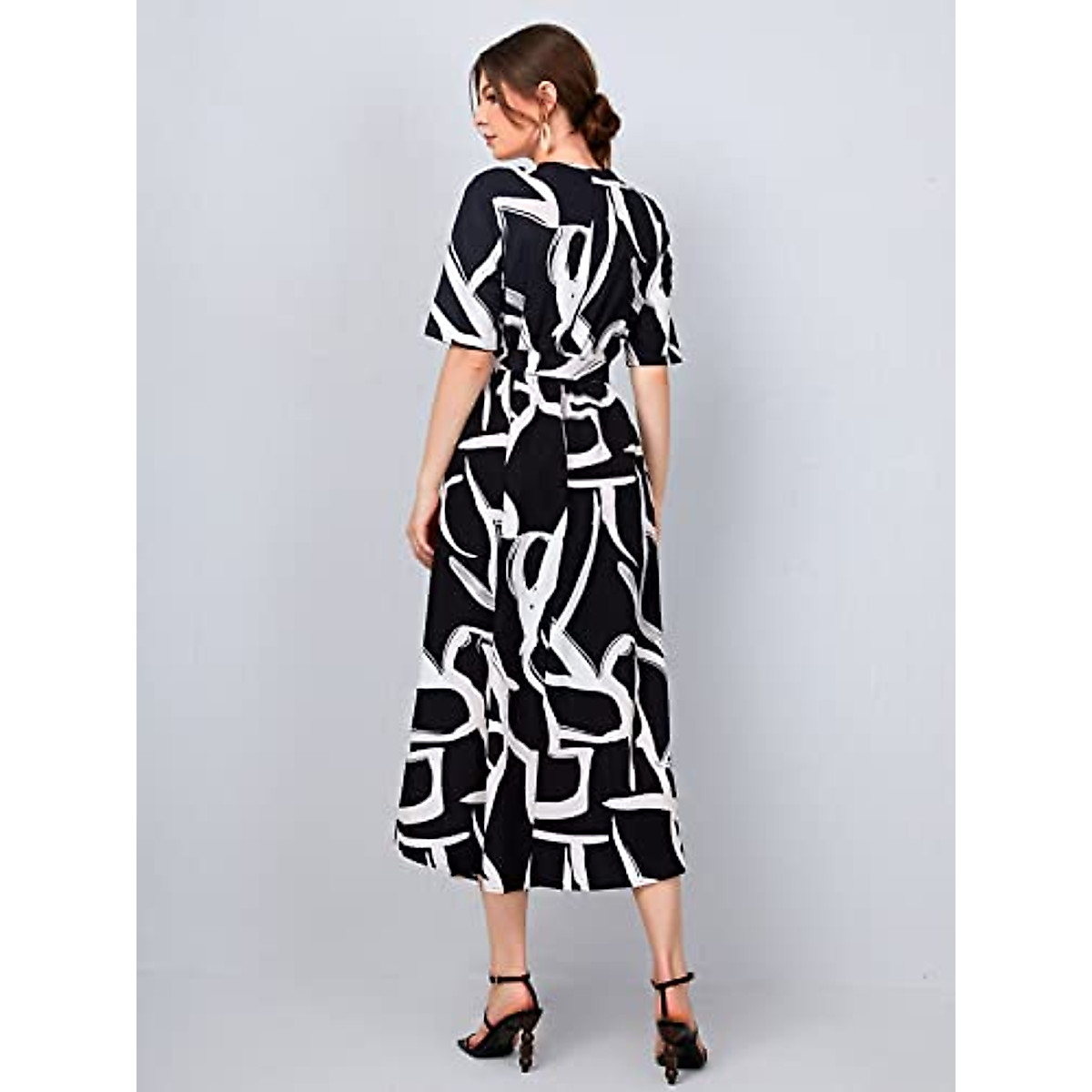 WDIRARA Women's Printed Short Sleeve Round Neck Belted Long Dress Elegant Dresses Black L