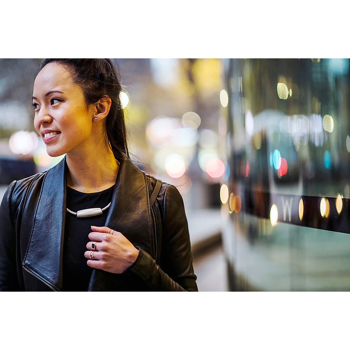 Airvida M1 Ionic Wearable Air Purifier (White) – Up to 99% Pollutant Removal Rate, Stylish & Lightweight with 3 Modes, Titanium Necklace & Clip, Silent Operation, 20g