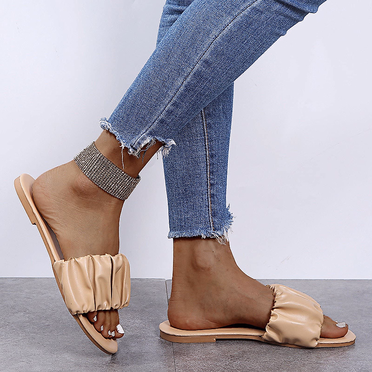 Bravetoshop Women's Open Toe Flat Sandals Slip On Slides Summer Casual Beach Slippers (Beige,5 US)