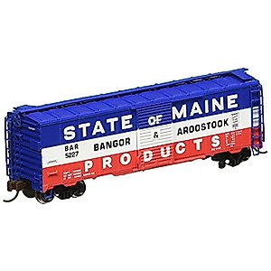 Bachmann Industries Inc. AAR 40' Steel Box Car Bangor and Aroostook - N Scale, Red, White and Blue
