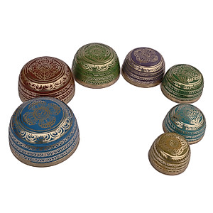 Khusi Tibetan Singing Bowl Set of 7, Handmade, 7 Colors Singing Bowl, Chakra healing, Relaxation, Stress Relief and Spiritual Singing Bowl, Comes w/silk cushions, 4 sticks and Brocade Box