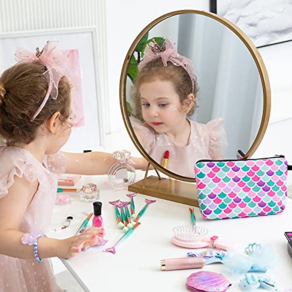 WERNNSAI Mermaid Makeup Bag - Travel Cosmetic Bag for Girls Women Gift Water-resistant Vanity Toiletry Bag Pouch Beauty Cosmetic Organizer Gadget Pencil Case