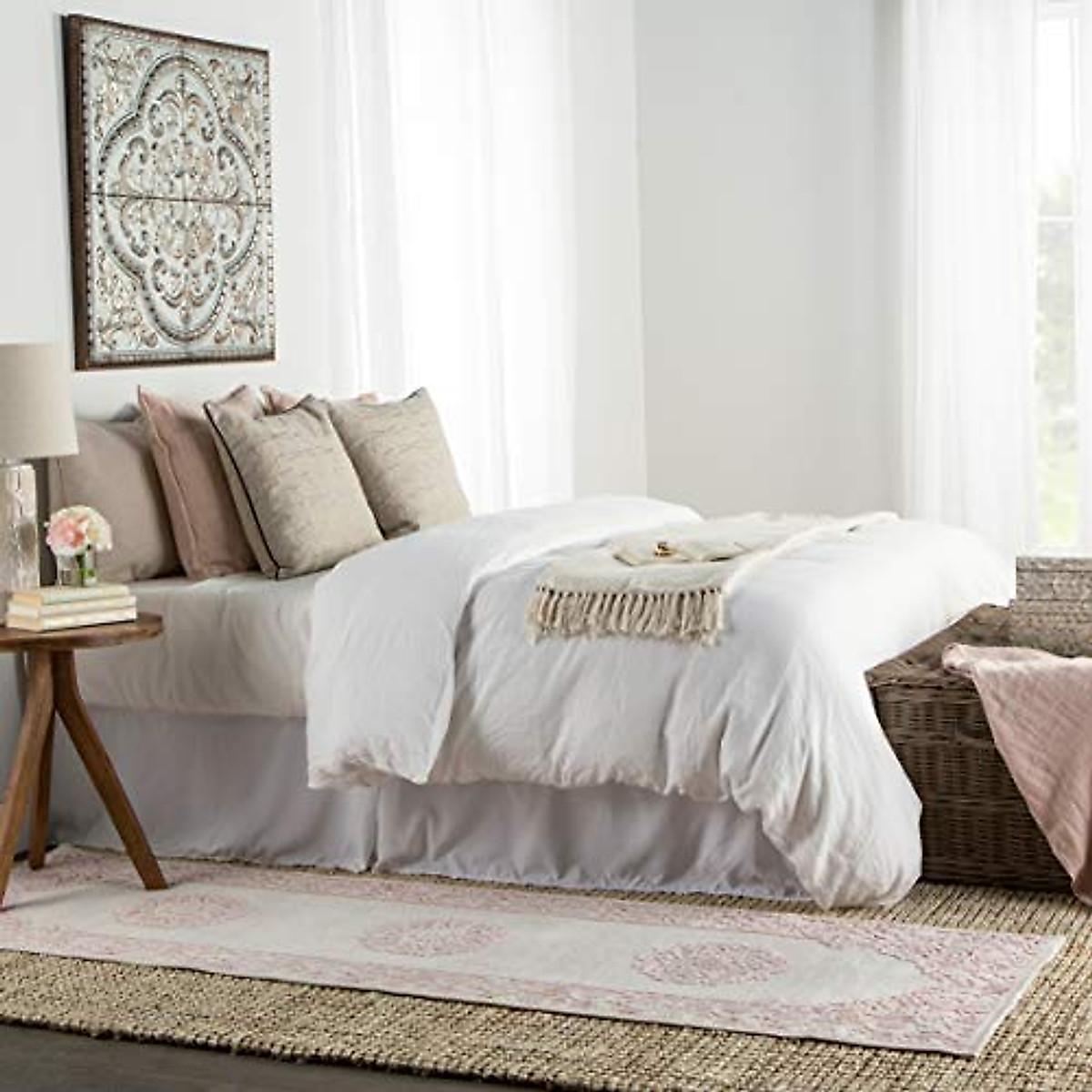 Jaipur Living Fables Collection 5' x 7'6" Small Area Rug with Medallion Design and Scrolling Border, Soft Power-Loomed Bohemian Rug for Bedrooms and Living Rooms, Pink/White