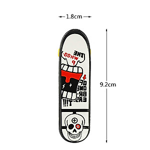 BeautyMood 24 pcs Professional Mini Finger Skateboard, Creative Fingertip Movement for Adults and Children (Random Mode).