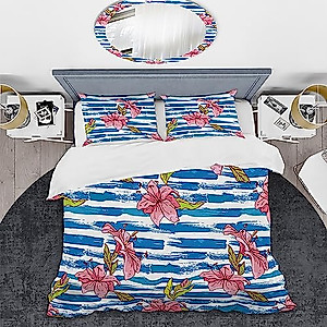 DESIGN ART Designart 'Blue and Red Grunge Striped' Patterned Duvet Cover Set Twin