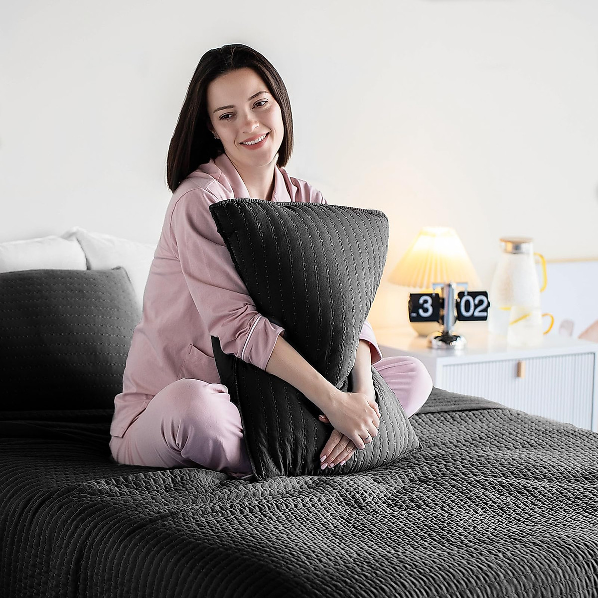 KASENTEX Black King Size Quilt Bedding Sets with Pillow-Shams, Dark Lightweight Soft Bedspread Coverlet, Quilted Blanket Thin Comforter Bed Cover, All Season Summer Spring, 3 Pieces, 104x90 inches