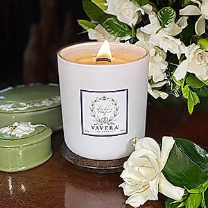 VAVERA Luxury Gardenia Bouquet Long Burning Wood Wick Natural Soy Luxury Candles (14oz Matt White Jar) transforms Any Space. Hand-Made in The USA. Fresh Gardenia is The Elegant Addition to Your Home.