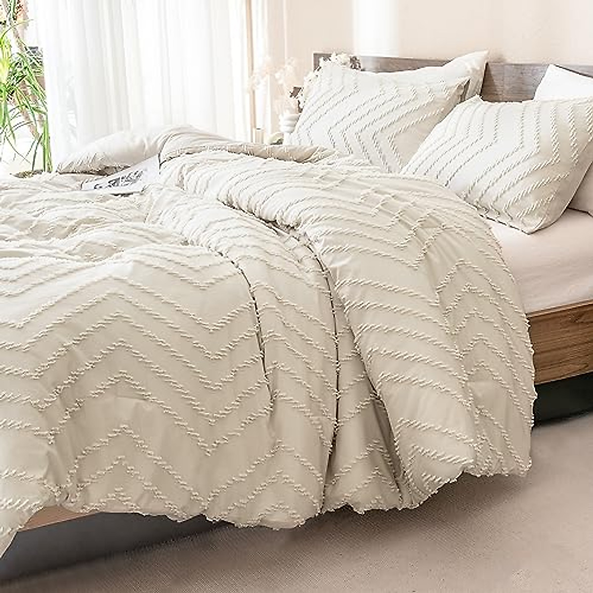Andency Beige Queen Comforter Set, 3 Pieces Boho Chevron Bedding Comforter Sets (1 Tufted Comforter & 2 Pillowcases), Summer Lightweight Fluffy Shabby Chic Microfiber Down Alternative Bed Set