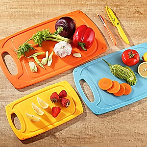 Plastic Cutting Board for Kitchen, 3 Pieces Dishwasher Safe Cutting Boards with Juice Groove, Durable, Non-Slip, BPA-Free, and Knife Friendly Cutting Board Set - Perfect for Meat, Vegetables, Fruits