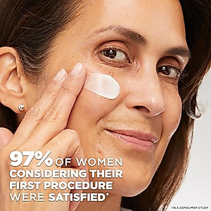 L'Oreal Paris Revitalift Triple Power Anti-Aging Face Moisturizer Travel Size, Pro Retinol, Hyaluronic Acid & Vitamin C, Reduce Wrinkles, Trial 0.5 Oz