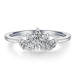 MOOSEA 5 Stone Moissanite Wedding Band for Women, D Color VVS1 Clarity Lab Created Diamond Rings 14K White Gold Vermeil 5 Stone Moissanite Rings for Women Mom Wife Anniversary Rings Jewelry Gifts