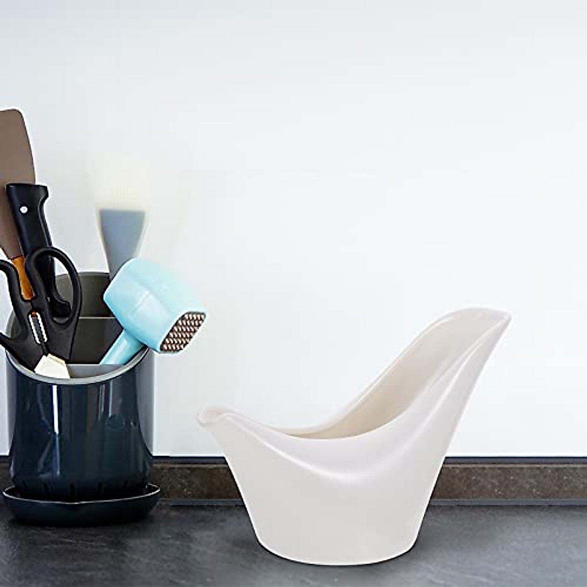 YARNOW Gravy Boat Ceramic White Gravy Boat for Salad Dressings Milk Broth Creamer Black Pepper Creamer Pitcher Milk Cup (White)