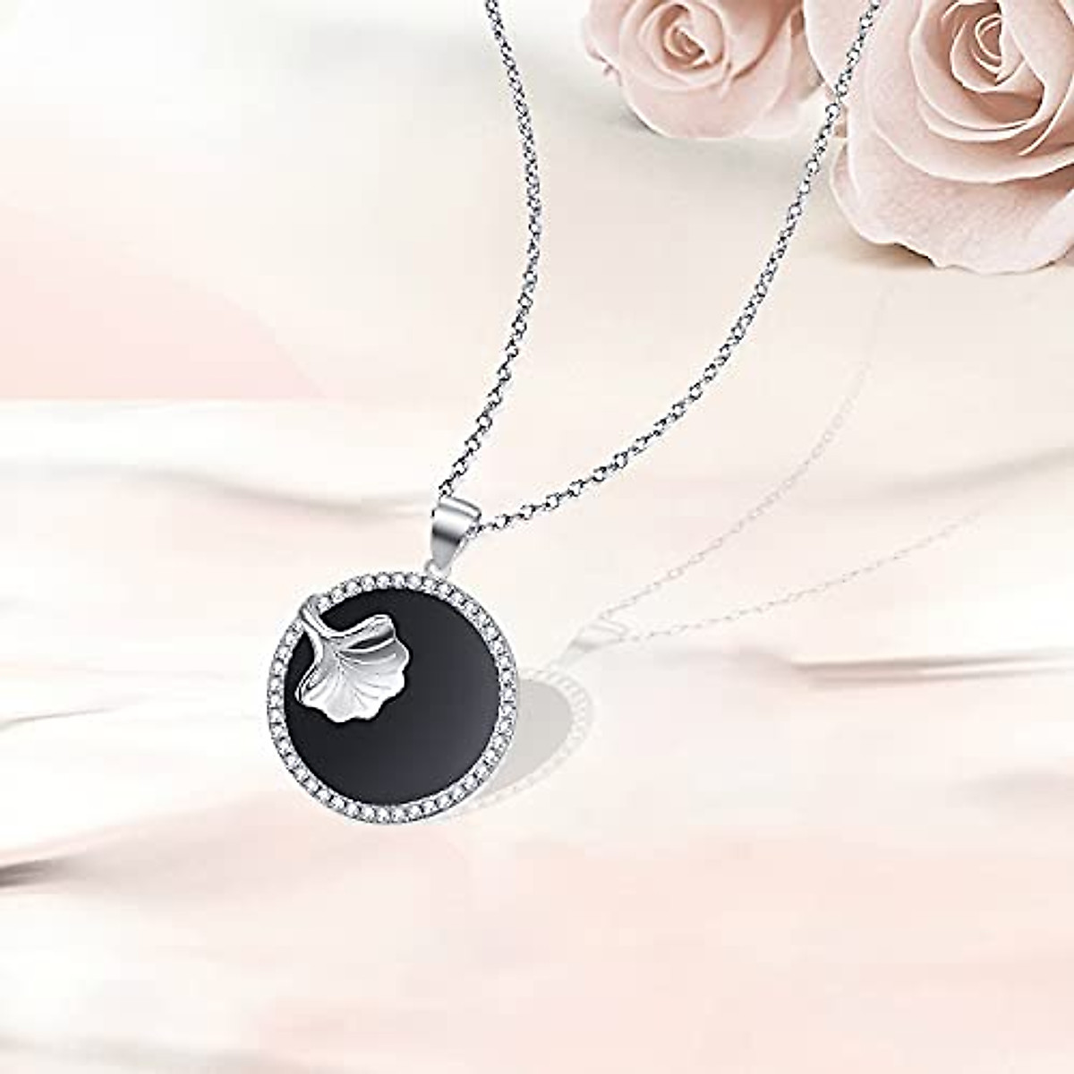 SFERT 925 Sterling Silver Ginkgo Leaf Onyx Round Pendant Necklace