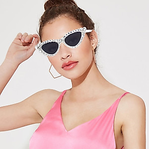 Bride Sunglasses - 'Just married ' Glasses for Wedding Party Decoration, Cat Eye Glasses with Rhinestone for Bride to Be Gift, Bachelorette Accessories Party Favors