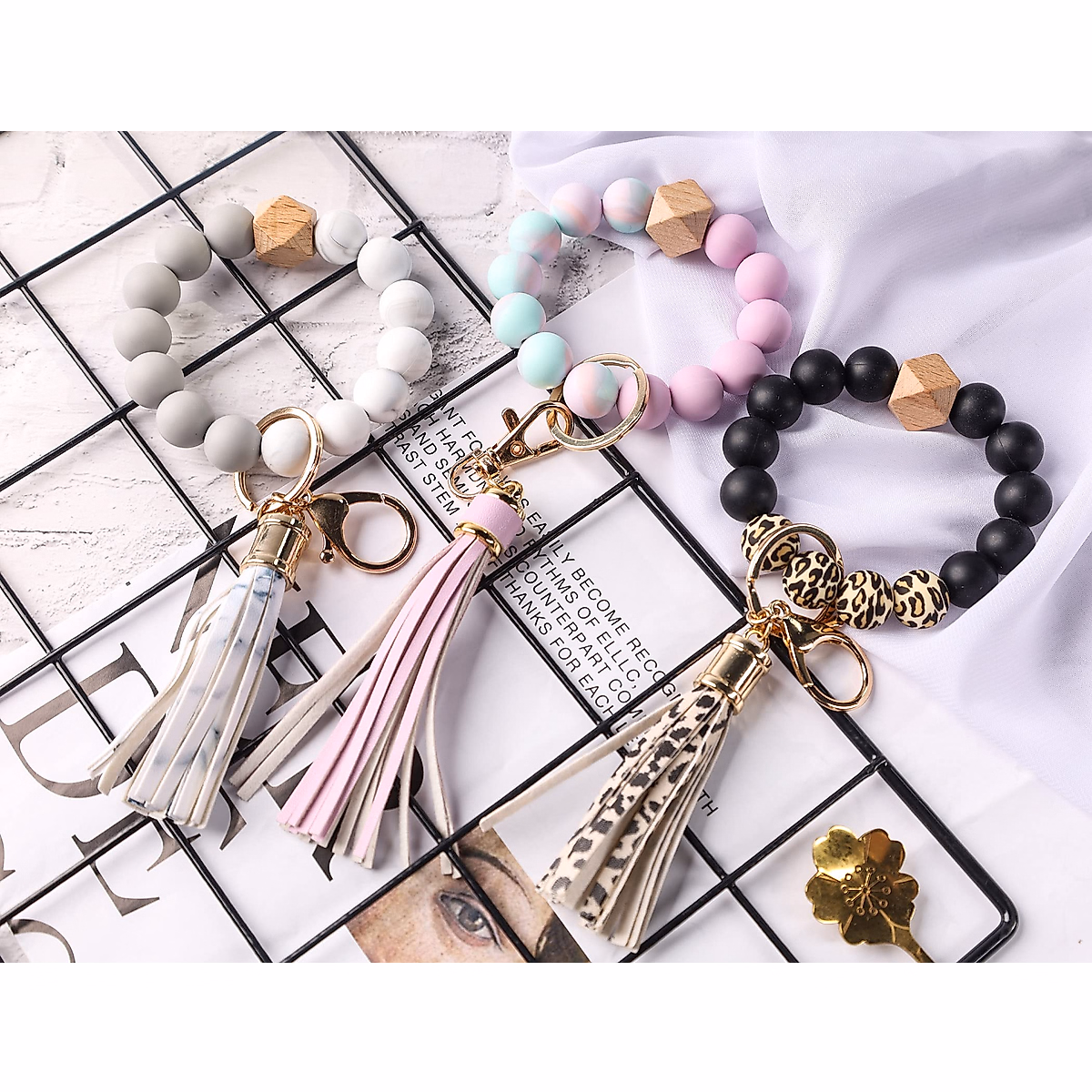 GIEMSON Silicone Key Ring Bracelets Wristlet Keychain Car Beaded Key Ring Bangle Chains for Women（Leopard）